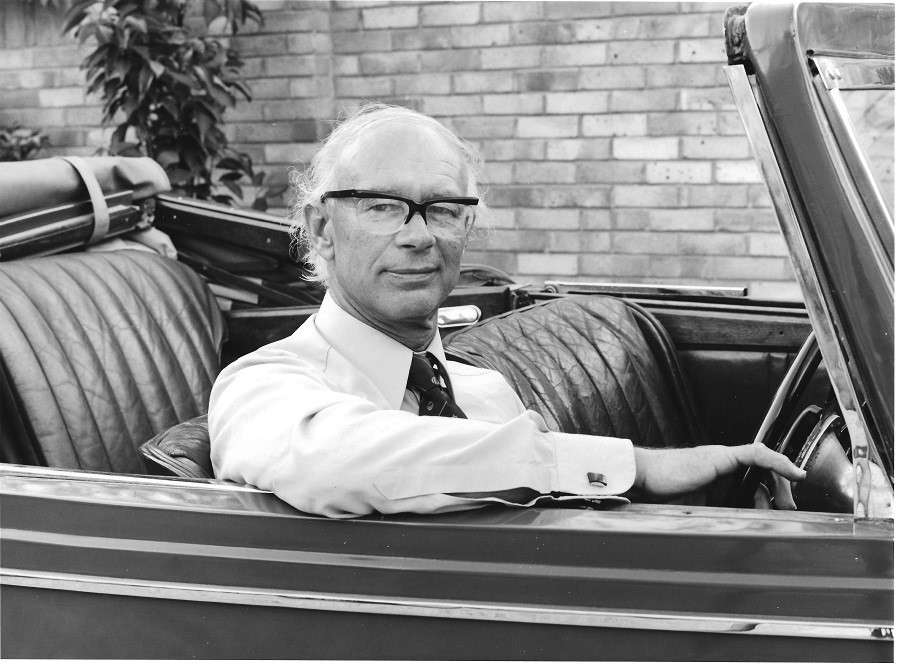 Alvis Owner Club. OBITUARY – KEN DAY